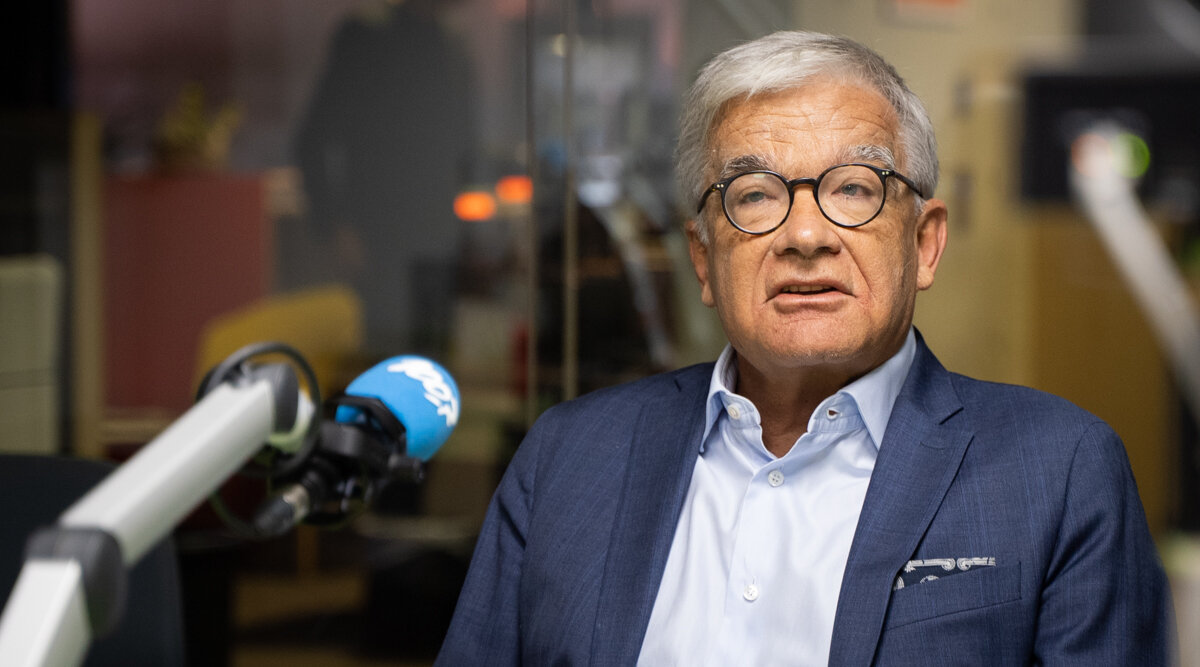 Laurent Mosar probéiert Liene mat Sandstone ze verstoppen